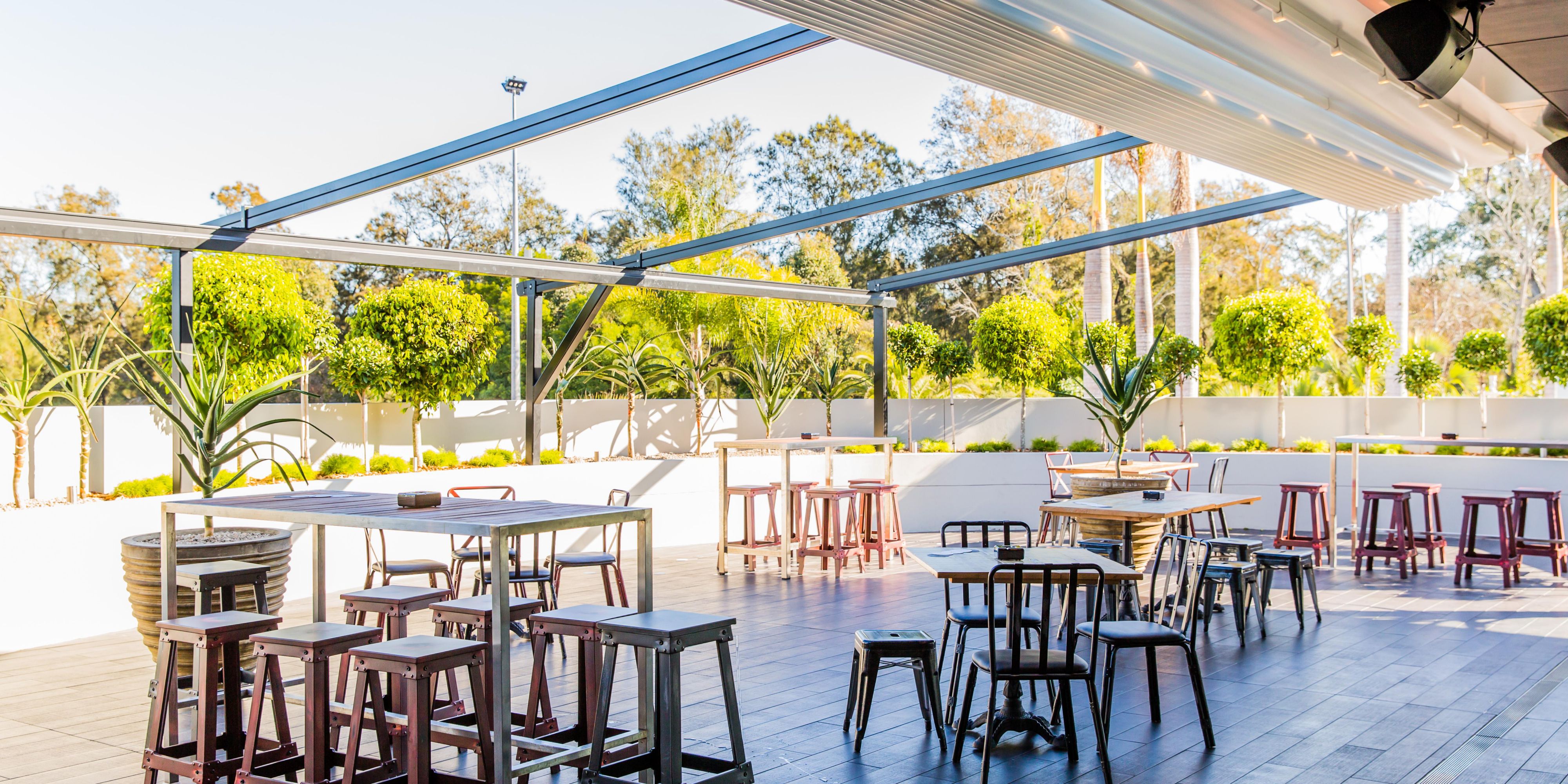 Holiday Inn Warwick Farm - Free Internet & More