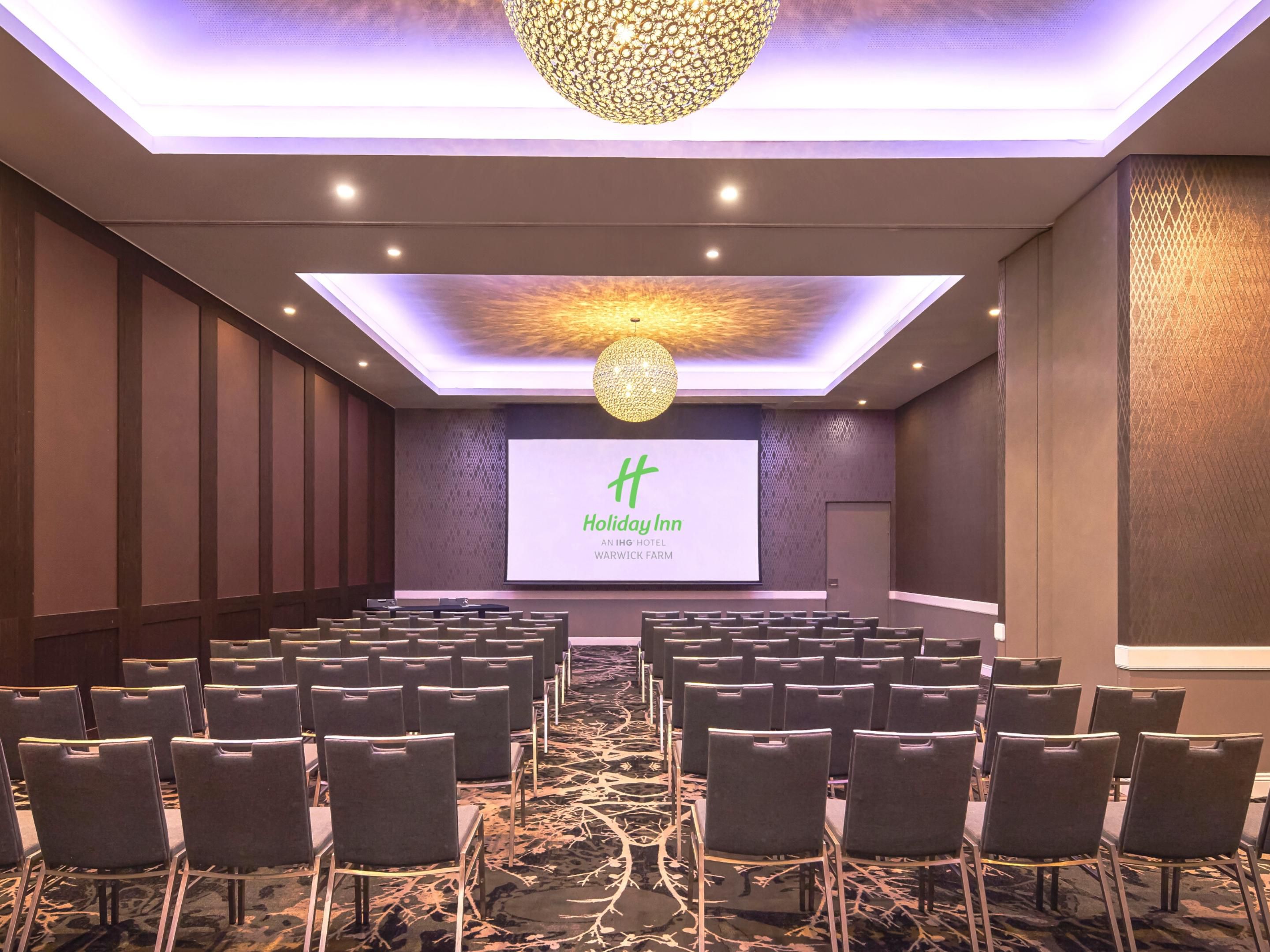 Hotel in Warwick Farm | Holiday Inn Warwick Farm Hotel