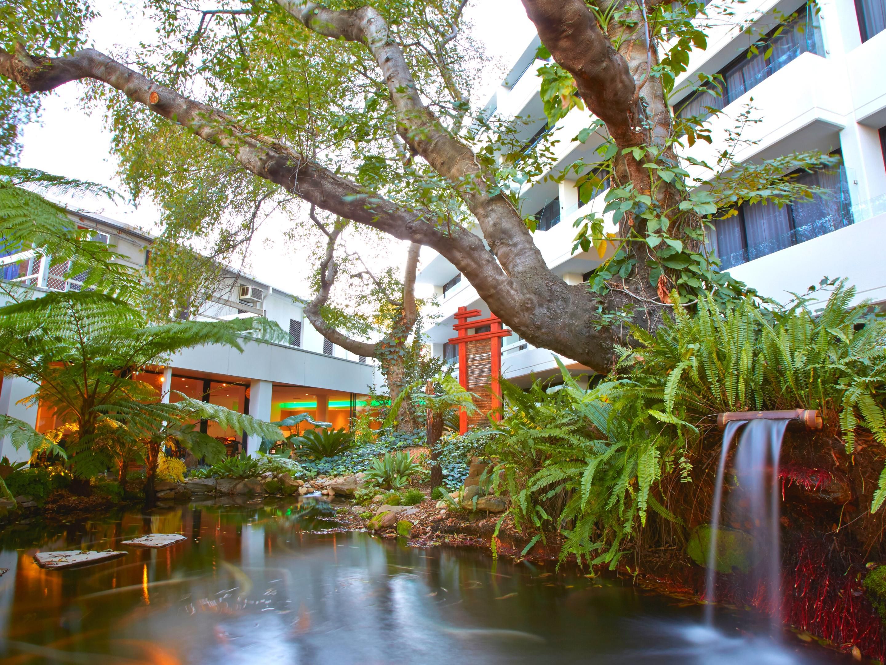 Hotel in Warwick Farm | Holiday Inn Warwick Farm Hotel