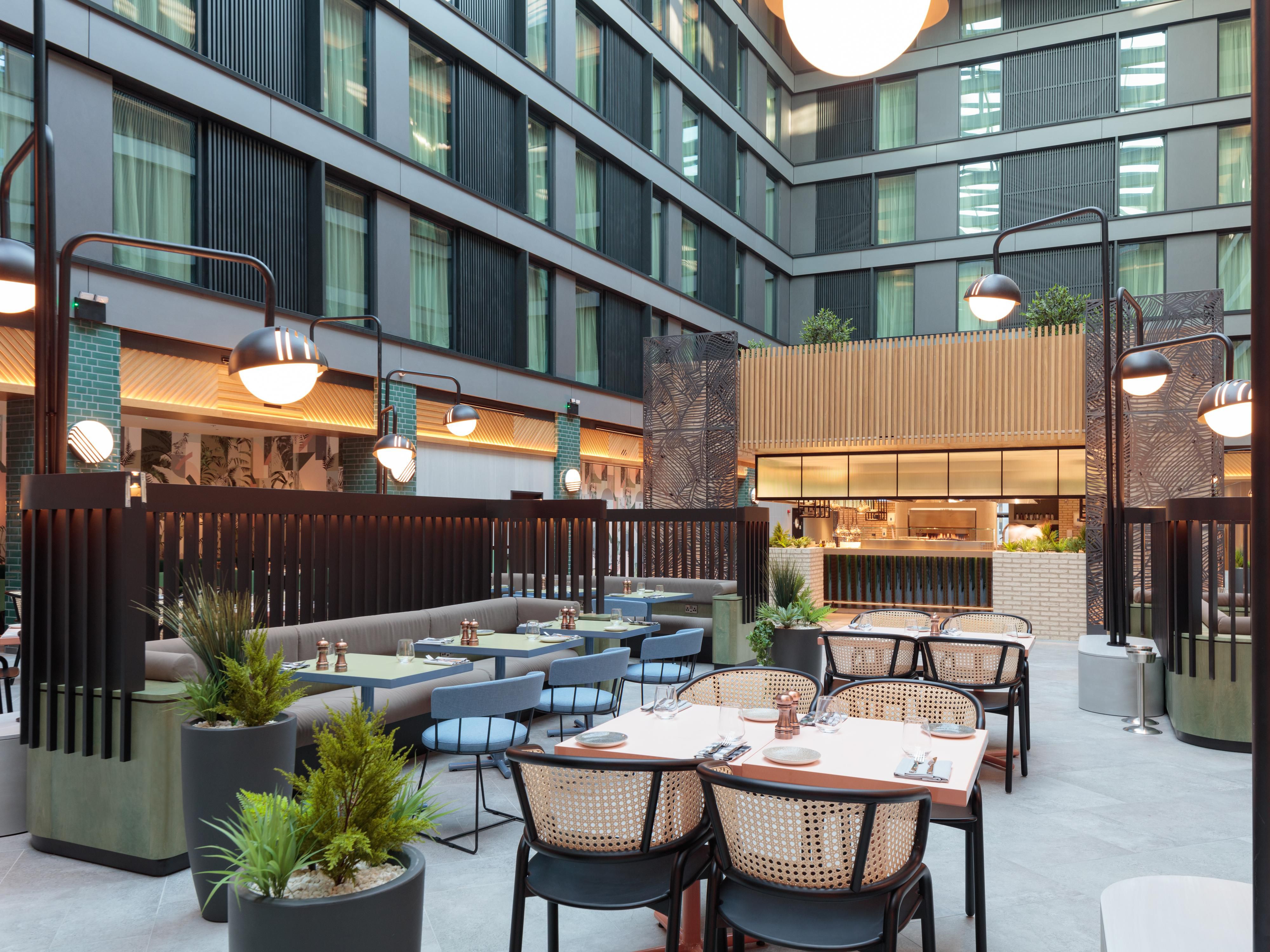 Heathrow Airport Hotels On Bath Road Holiday Inn London Heathrow