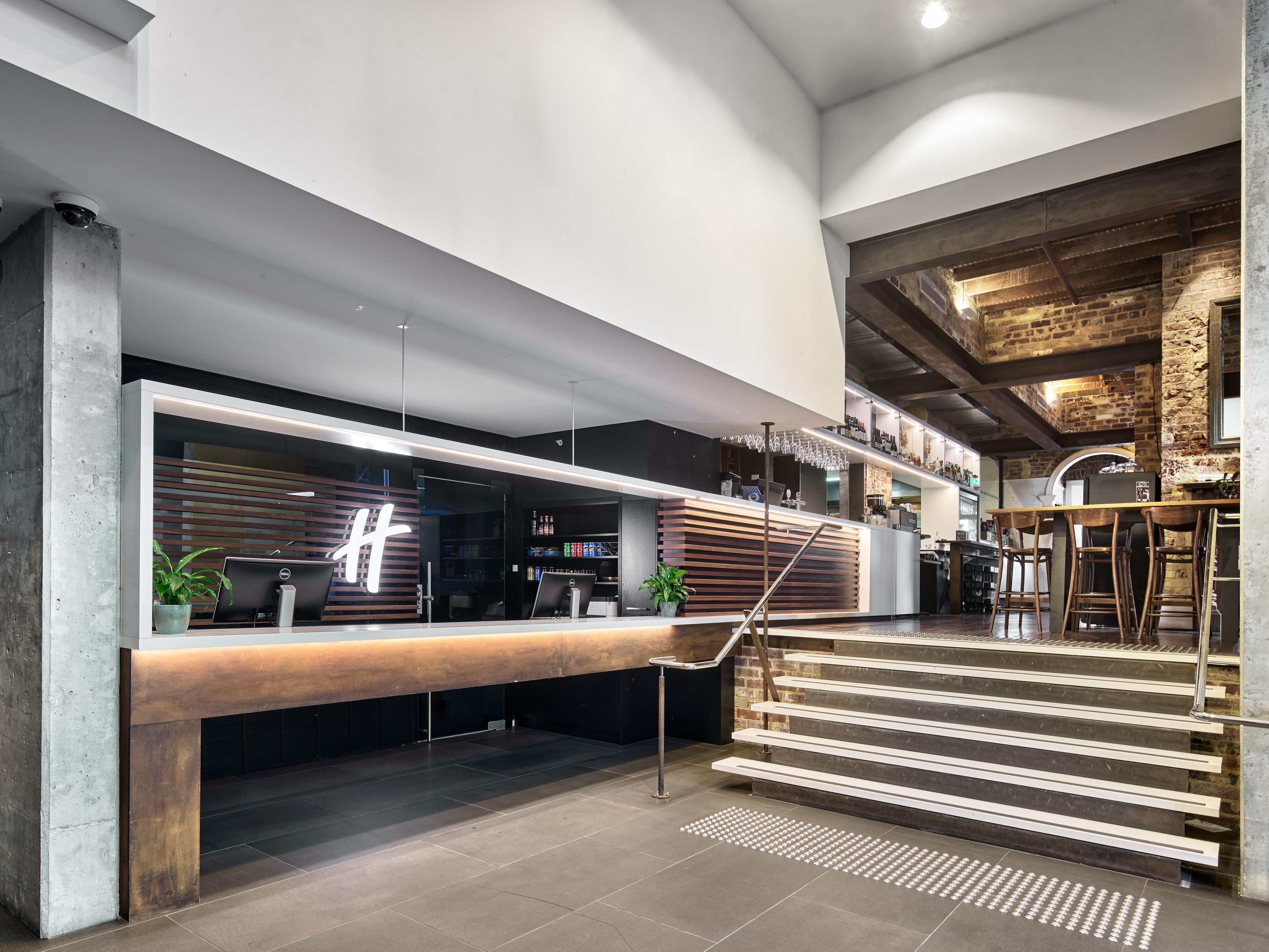 West Perth Hotel Deals and Packages for Holiday Inn West Perth