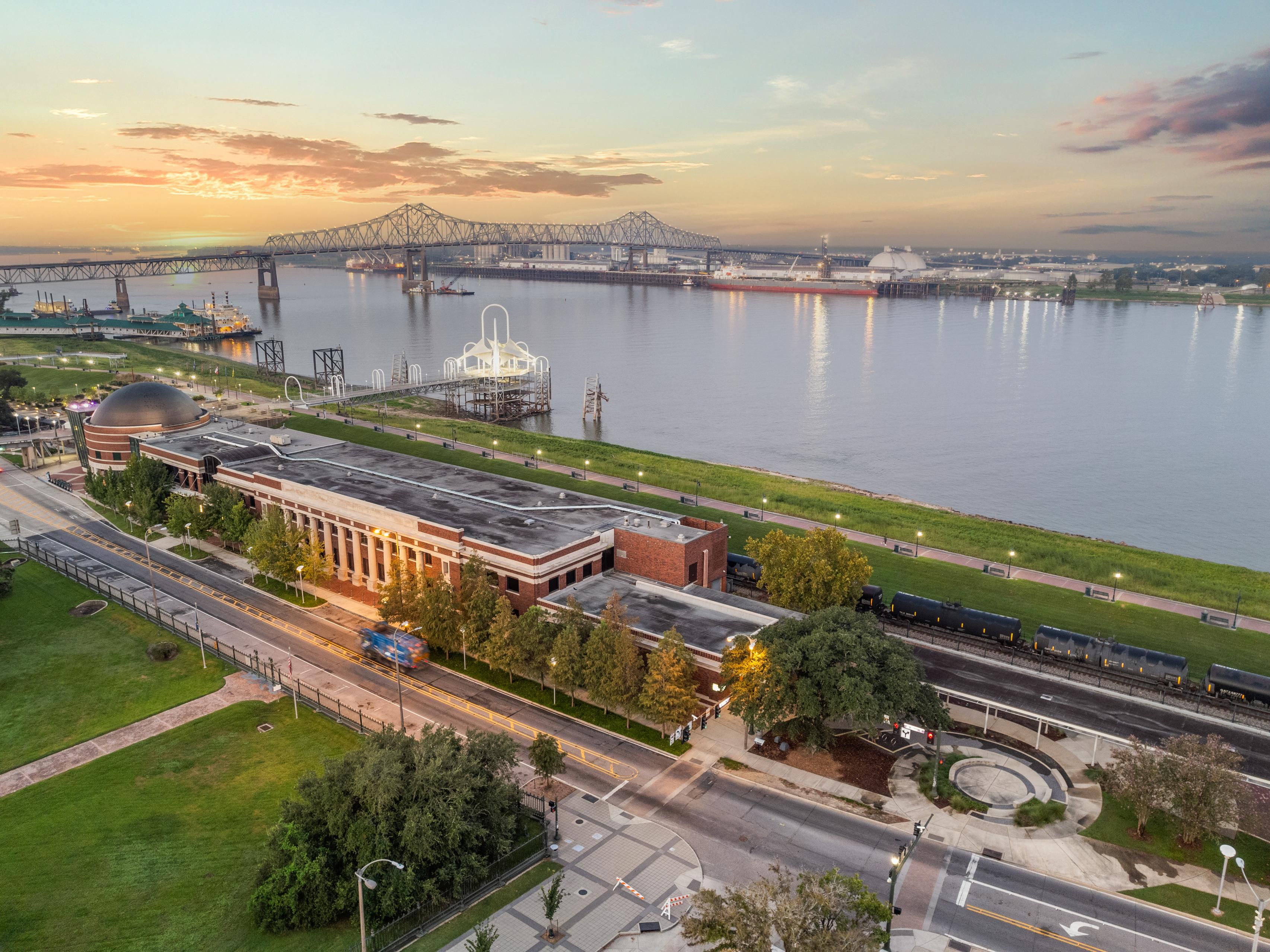 Hotel Indigo Hotel Indigo Baton Rouge Downtown Neighborhood Details