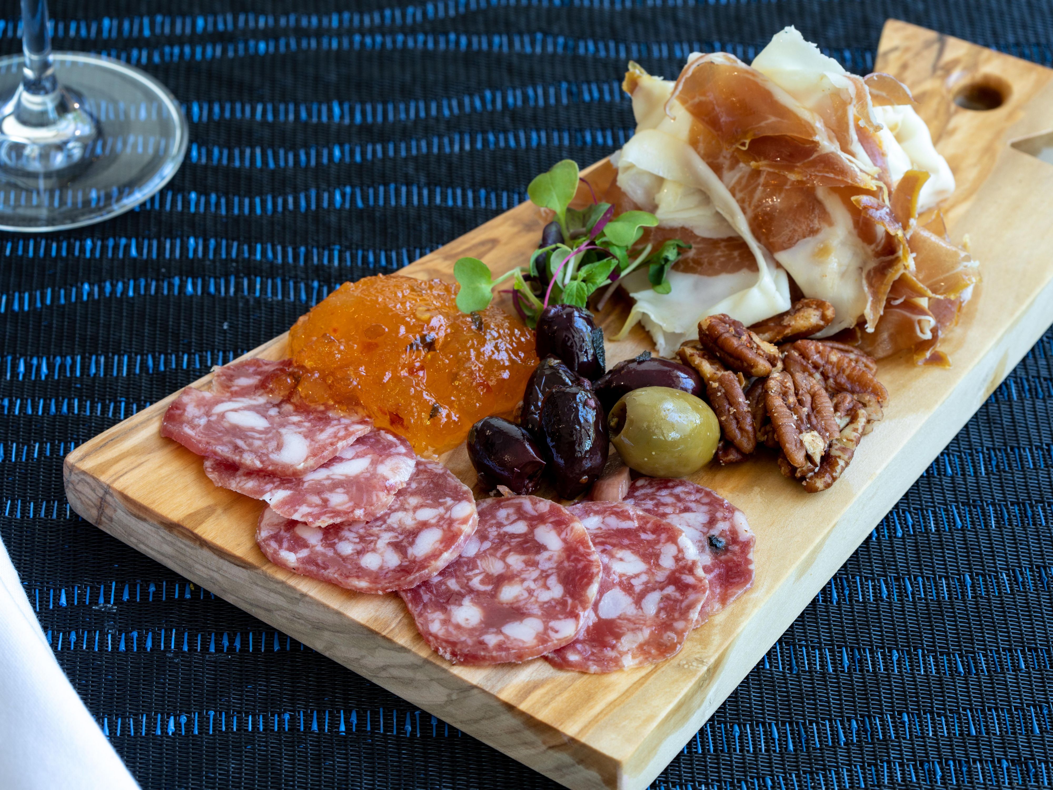 Hotel Indigo Mount Pleasant | Boutique Hotel in Mount Pleasant, SC