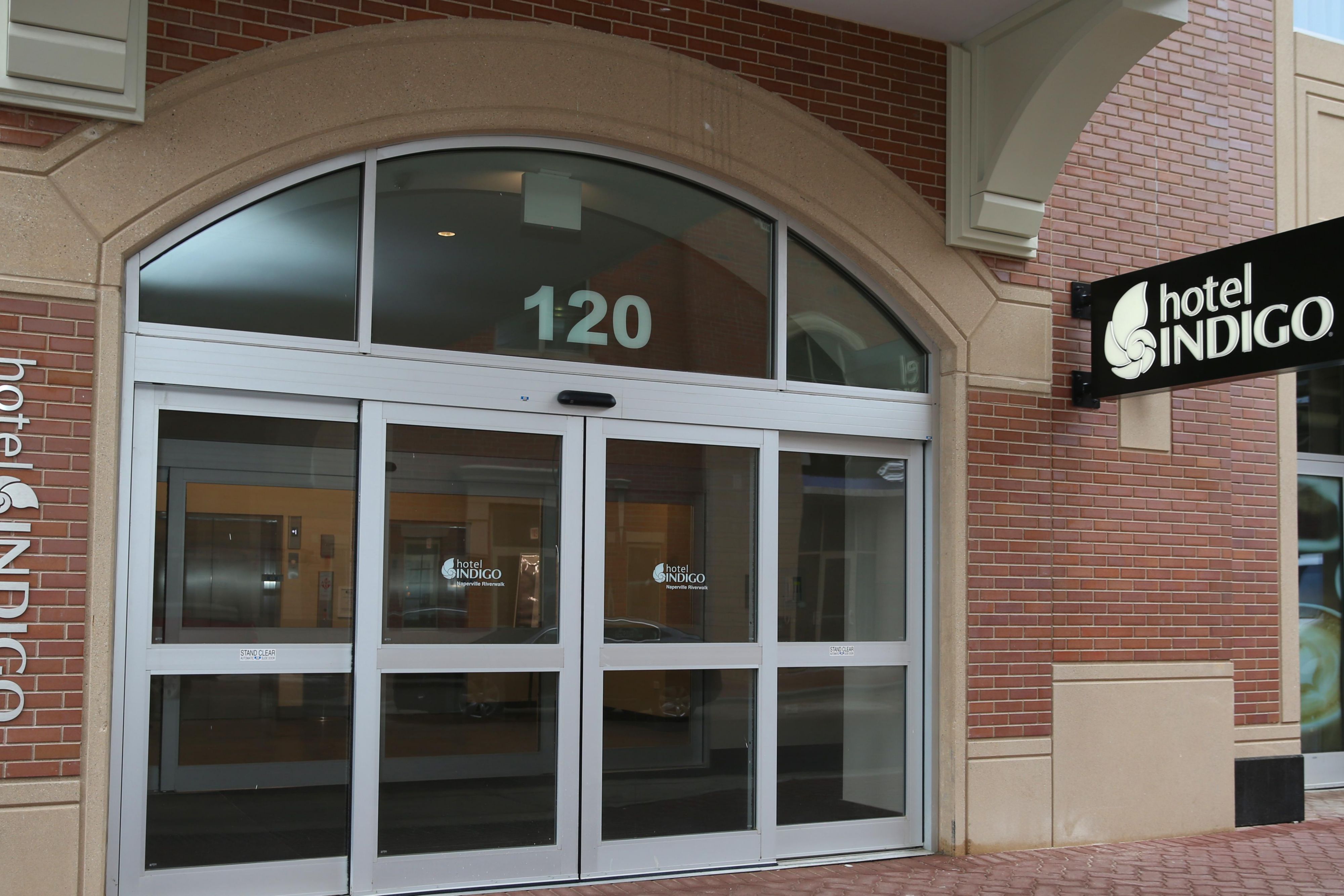 Naperville Hotels | Hotel Indigo Naperville Riverwalk