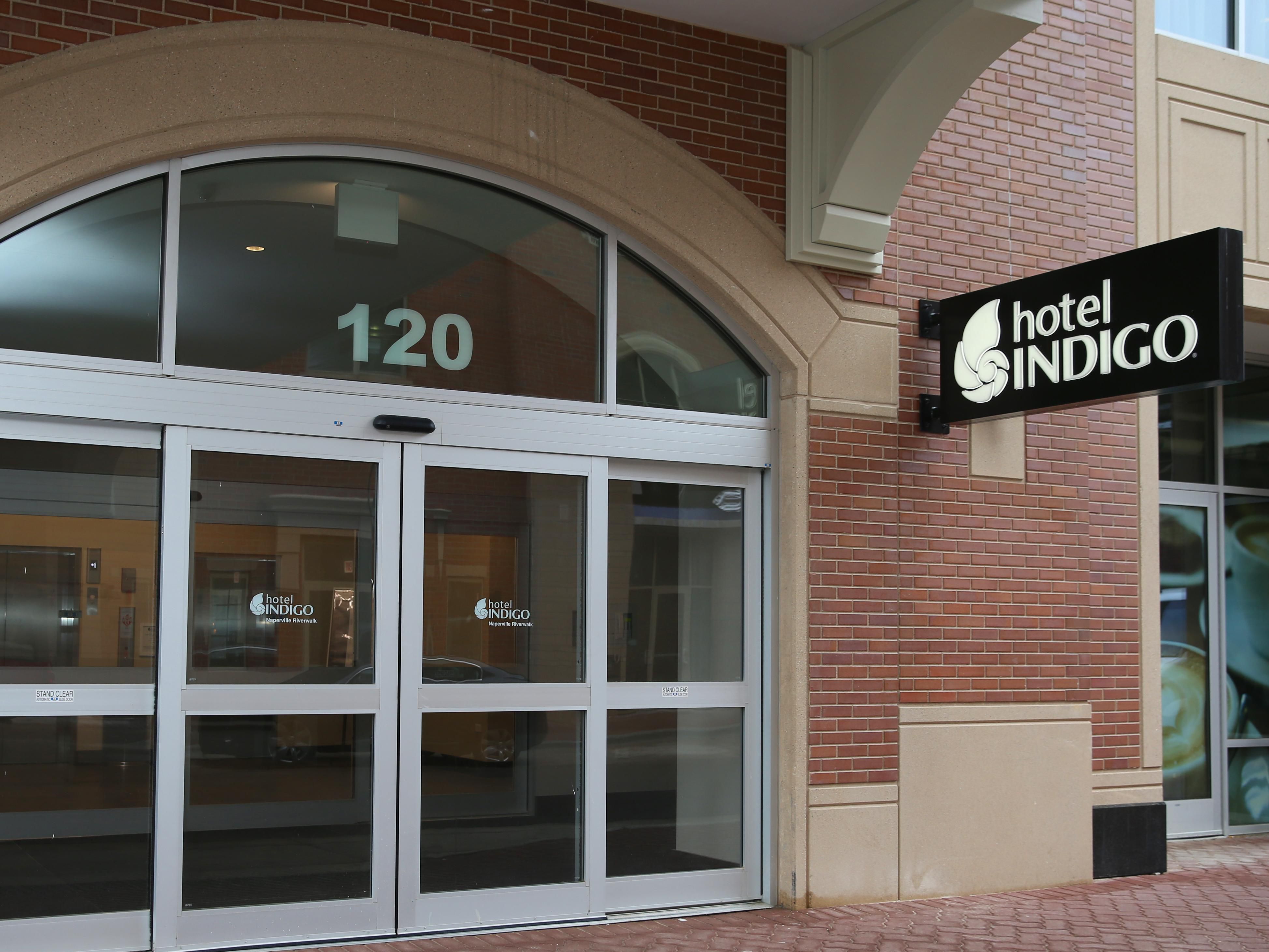 Naperville Hotels | Hotel Indigo Naperville Riverwalk