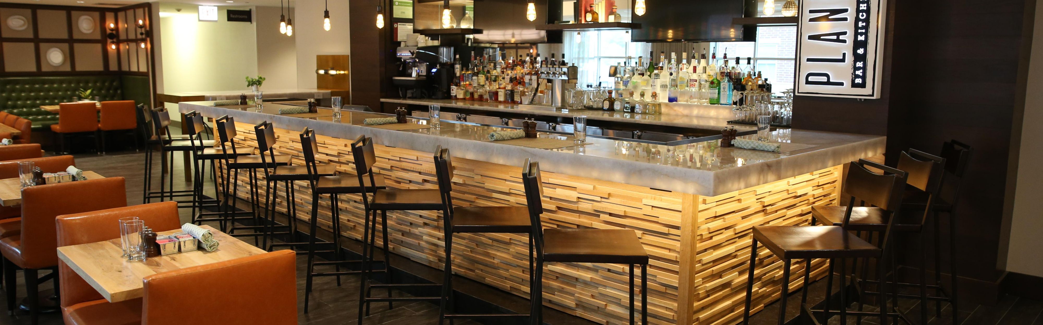 Naperville Restaurants | Hotel Indigo Naperville Riverwalk