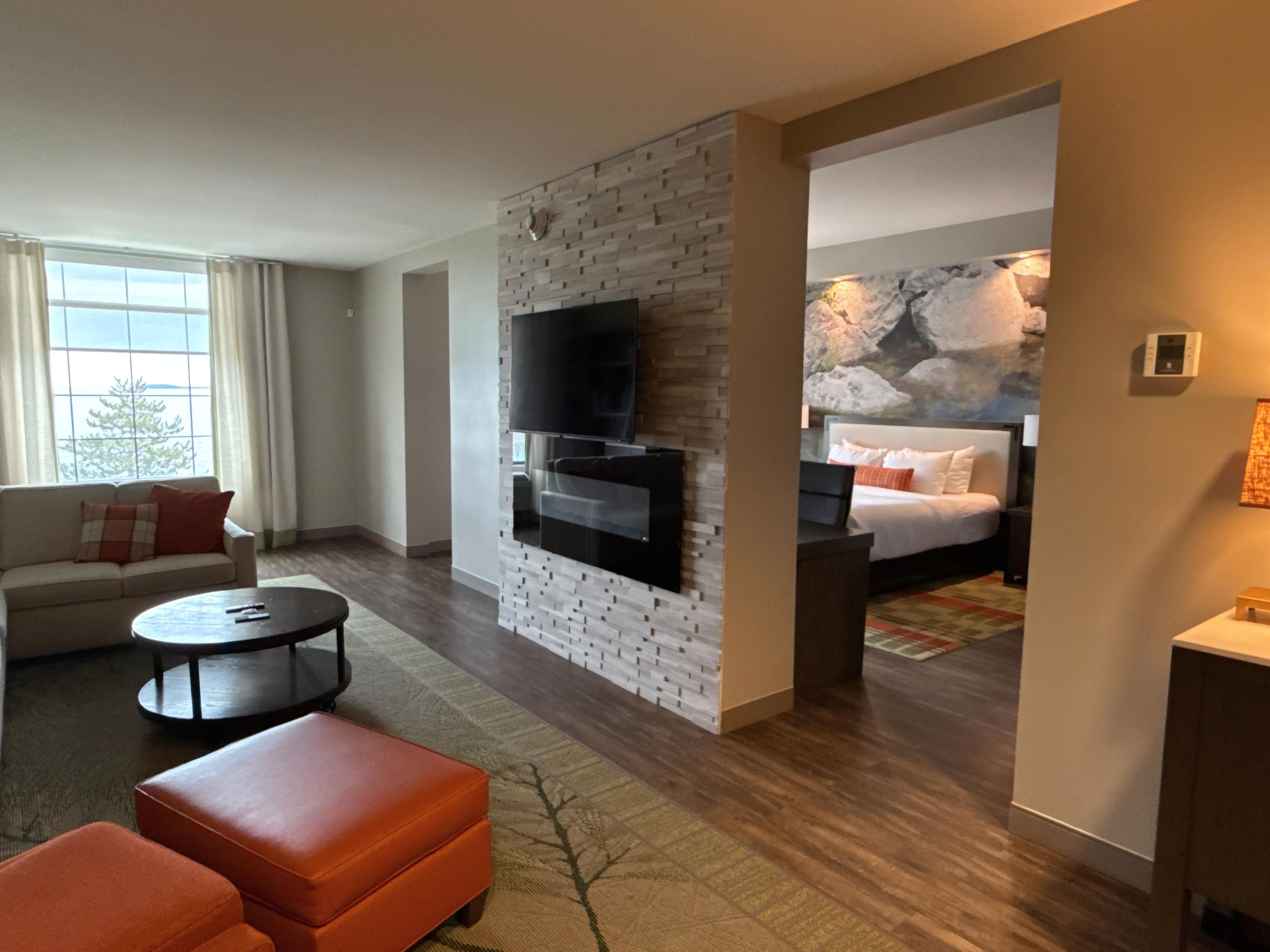 Hotel Indigo Hotel Indigo Traverse City Rooms & Suites