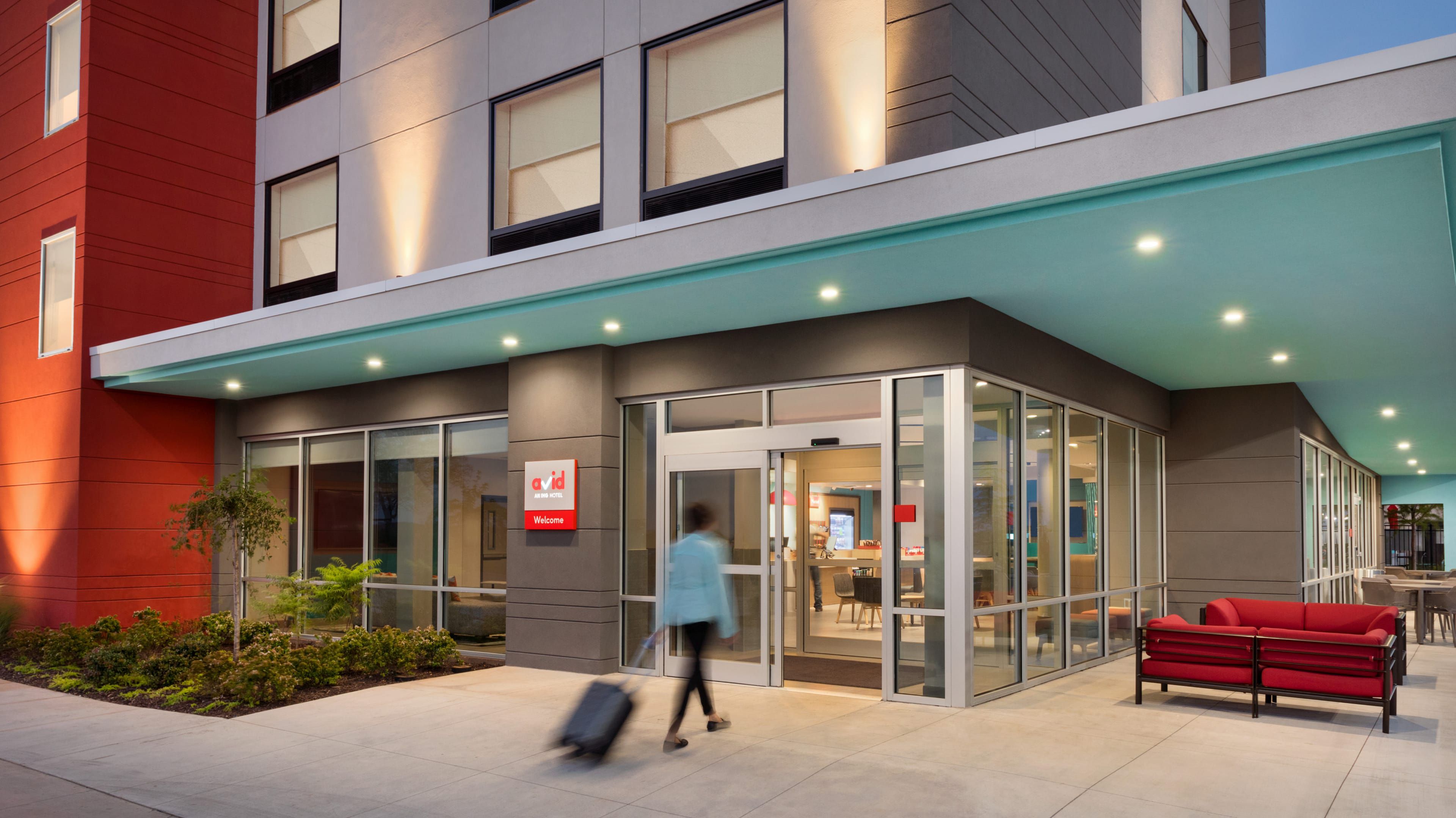 AVID™ HOTELS BY IHG | BOOK MODERN HOTELS | OFFICIAL SITE