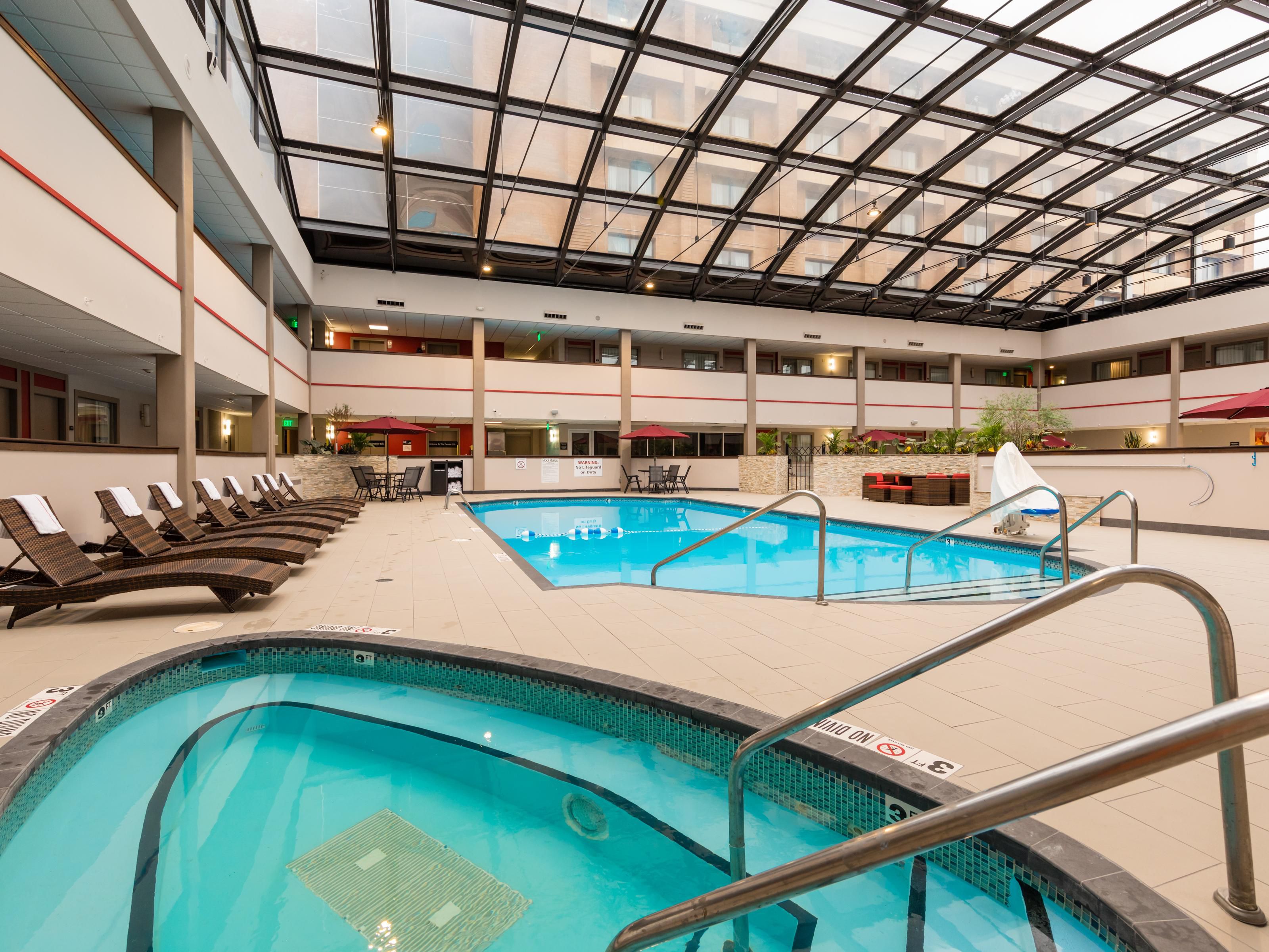 Brookfield Hotel | Holiday Inn Brookfield - Milwaukee