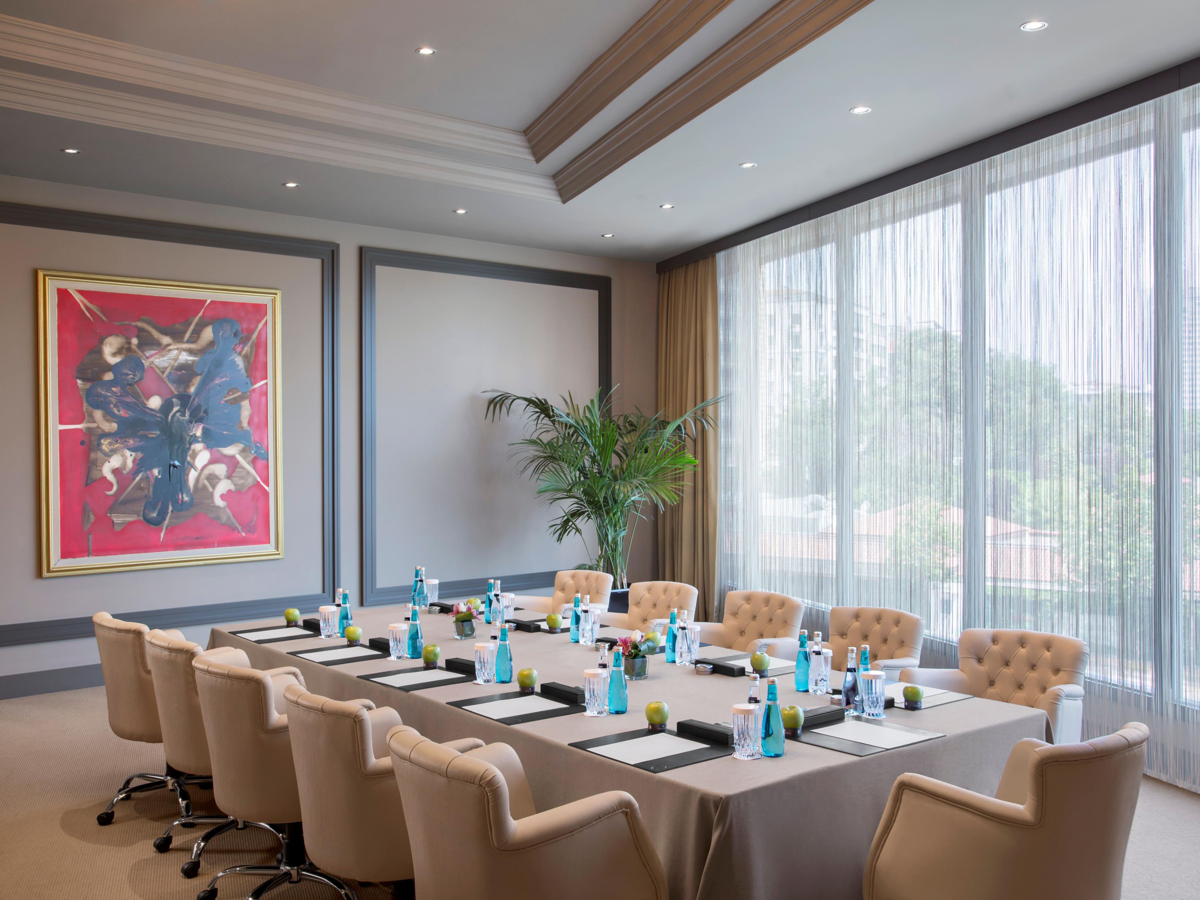 Luxury Hotel With Pool: InterContinental Hotel Istanbul