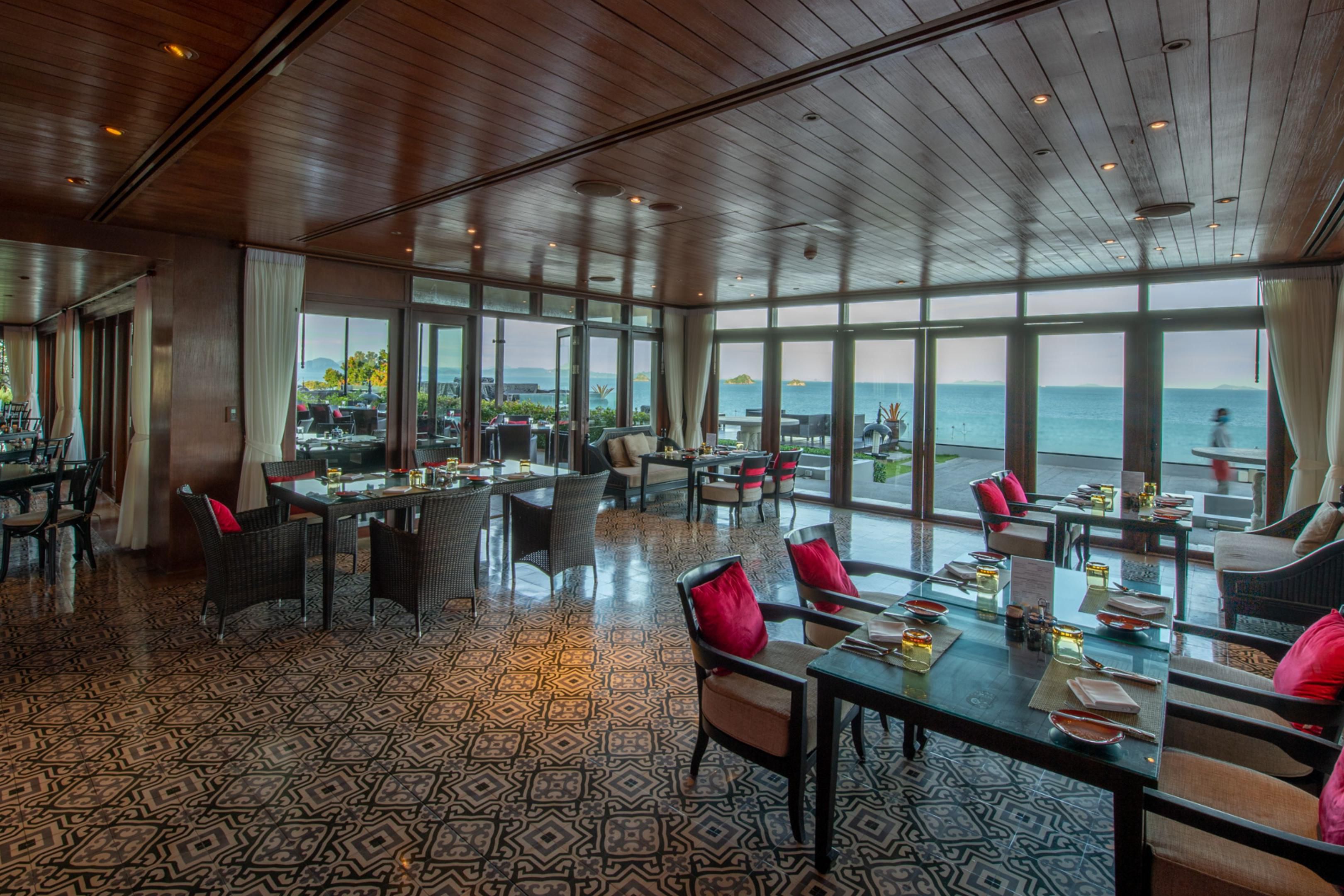 Beachfront Dining at Flames Restaurant