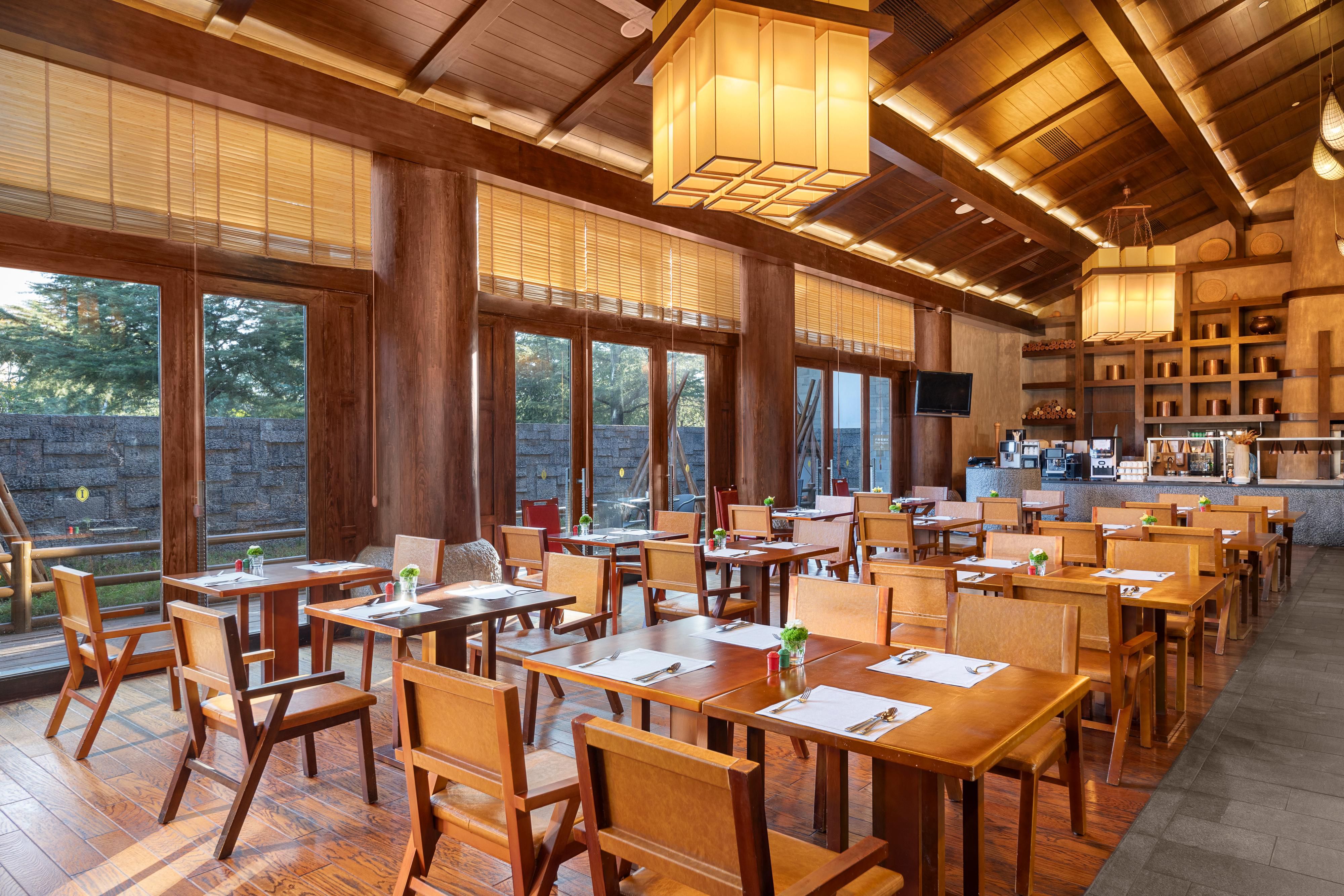 Dining Options in Lijiang | InterContinental Lijiang Ancient Town Resort