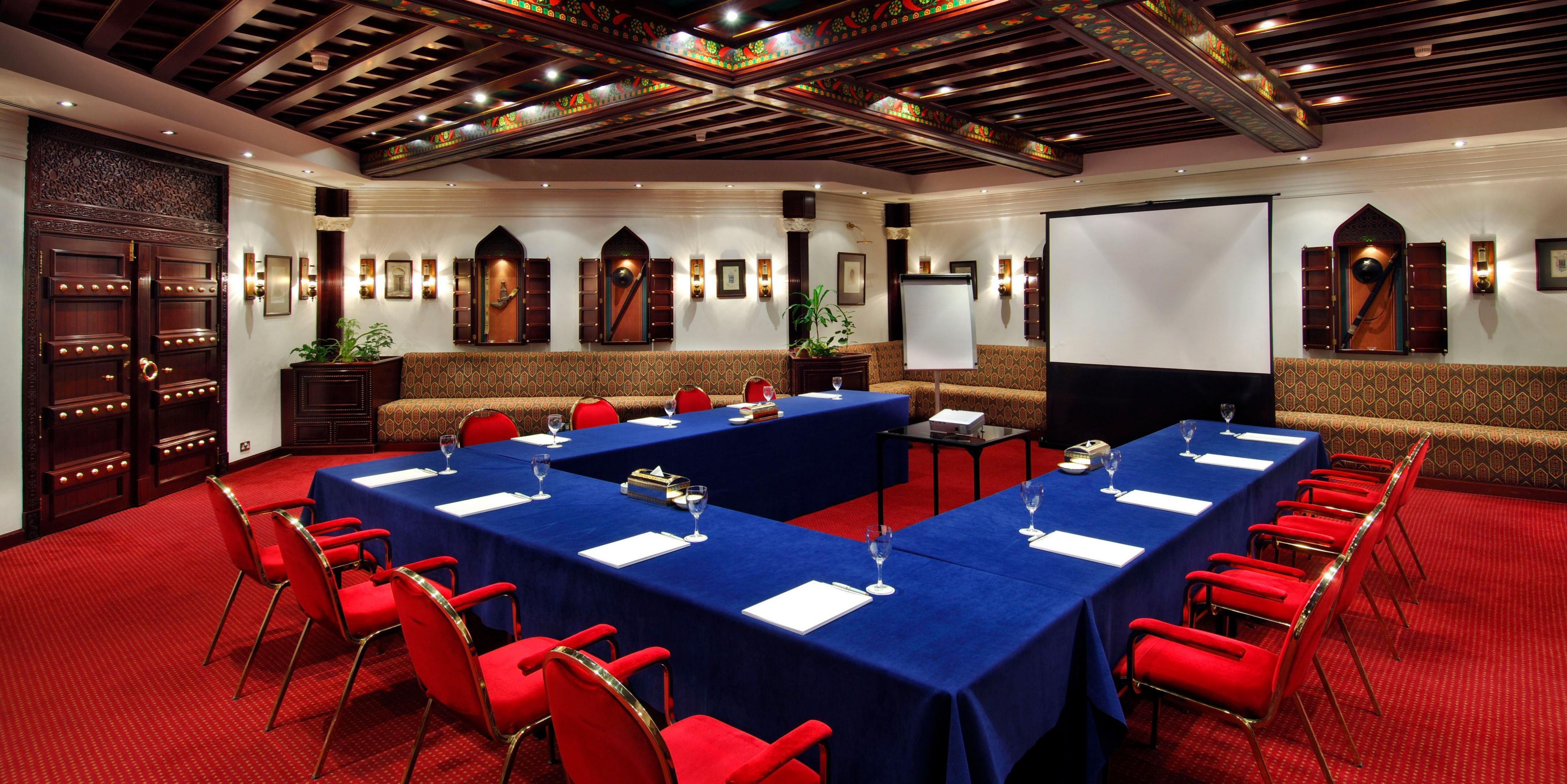 5 Star Palm Fringed City Resort - InterContinental Muscat