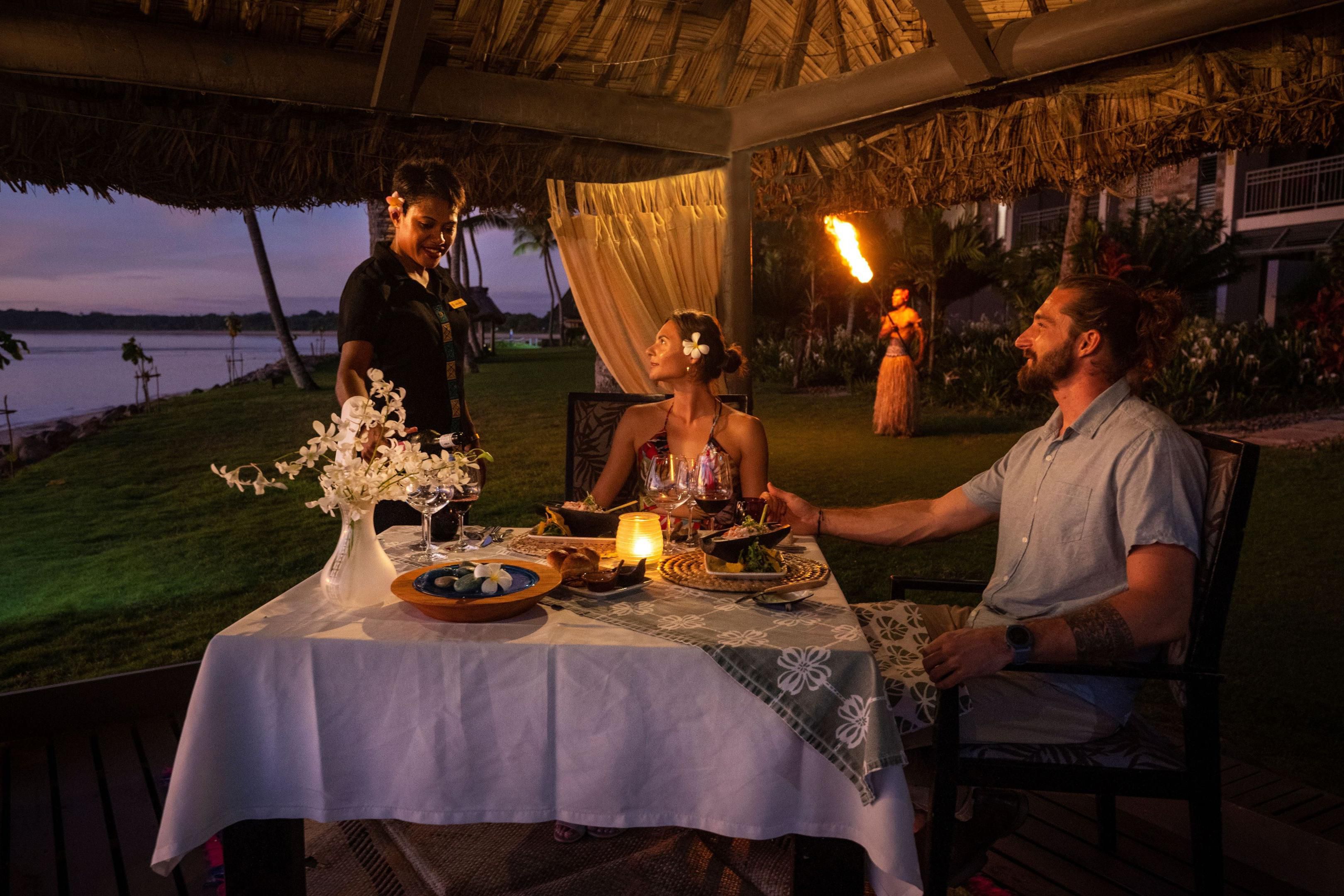 Romantic Fiji Resort Restaurants and Bars | InterContinental Fiji Golf ...
