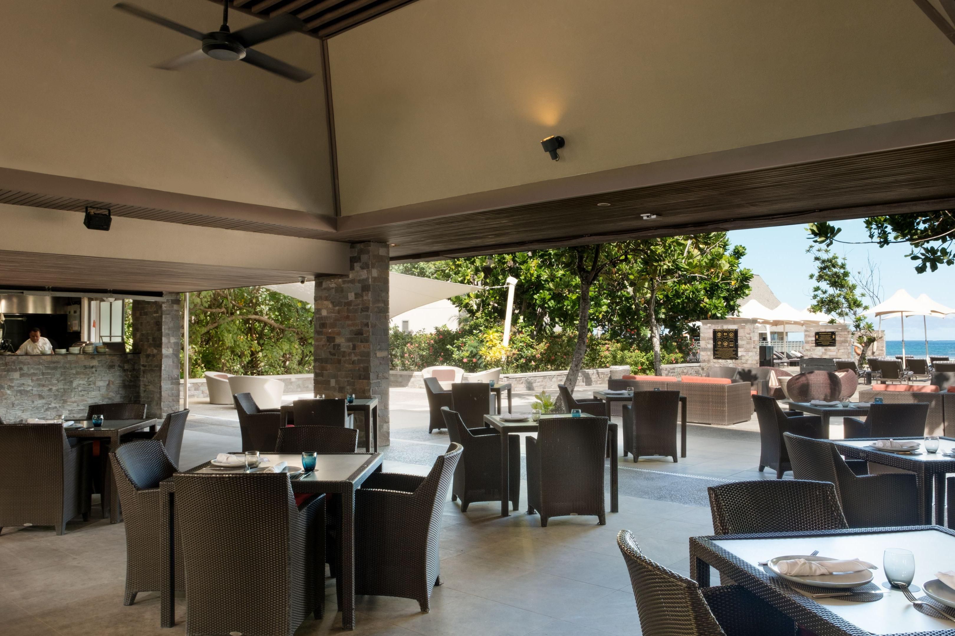 Romantic Fiji Resort Restaurants and Bars | InterContinental Fiji Golf ...