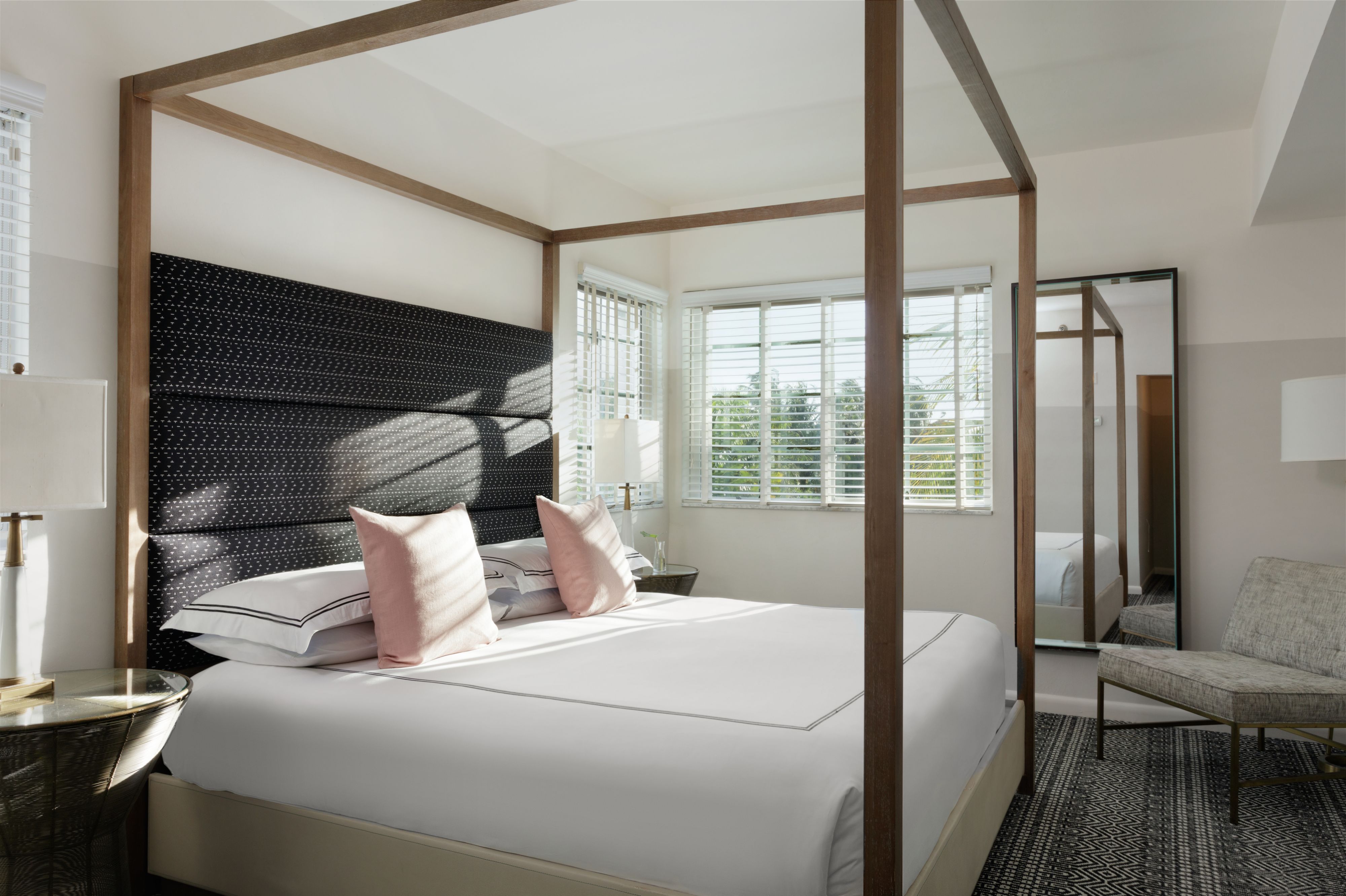 Kimpton Surfcomber Hotel in South Beach Miami | Kimpton Hotel