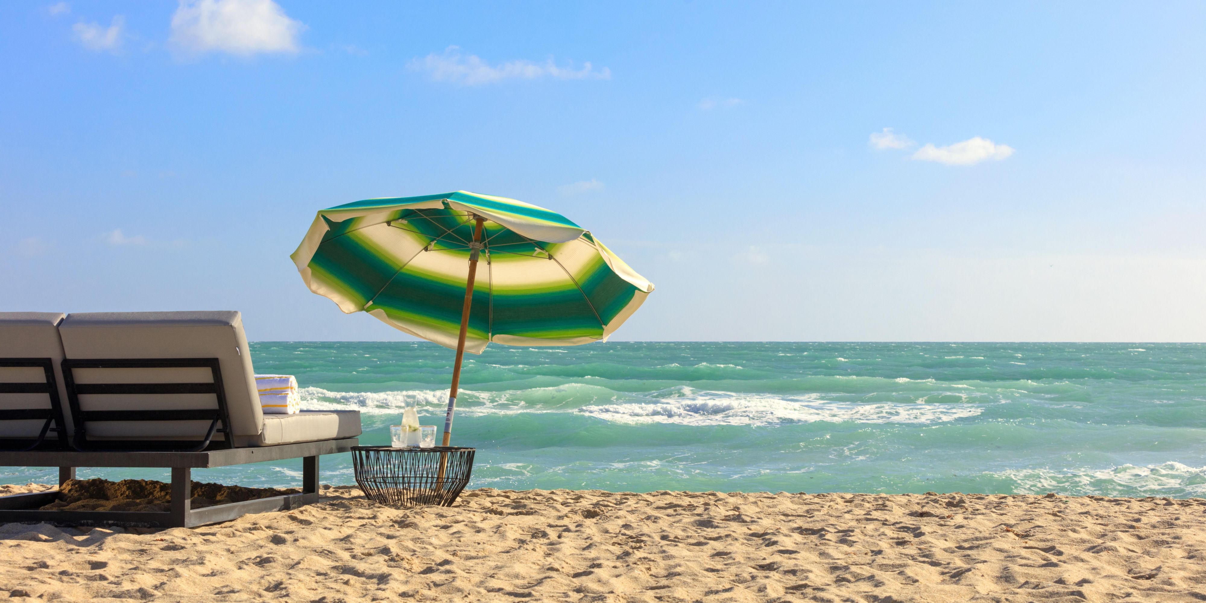 Kimpton Surfcomber Hotel in South Beach Miami | Kimpton Hotel