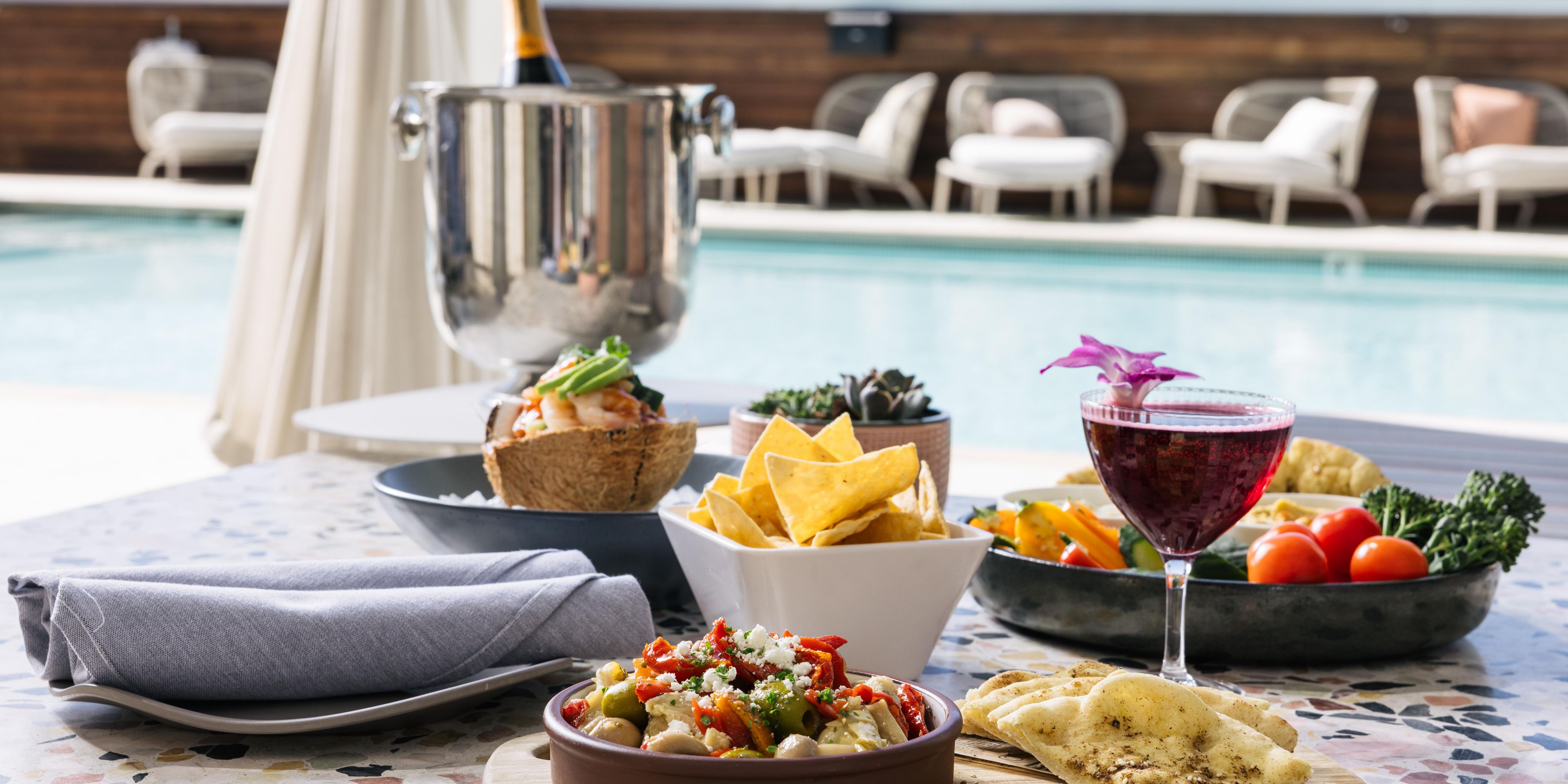 Blue Hound Kitchen & Cocktails | Kimpton Restaurants