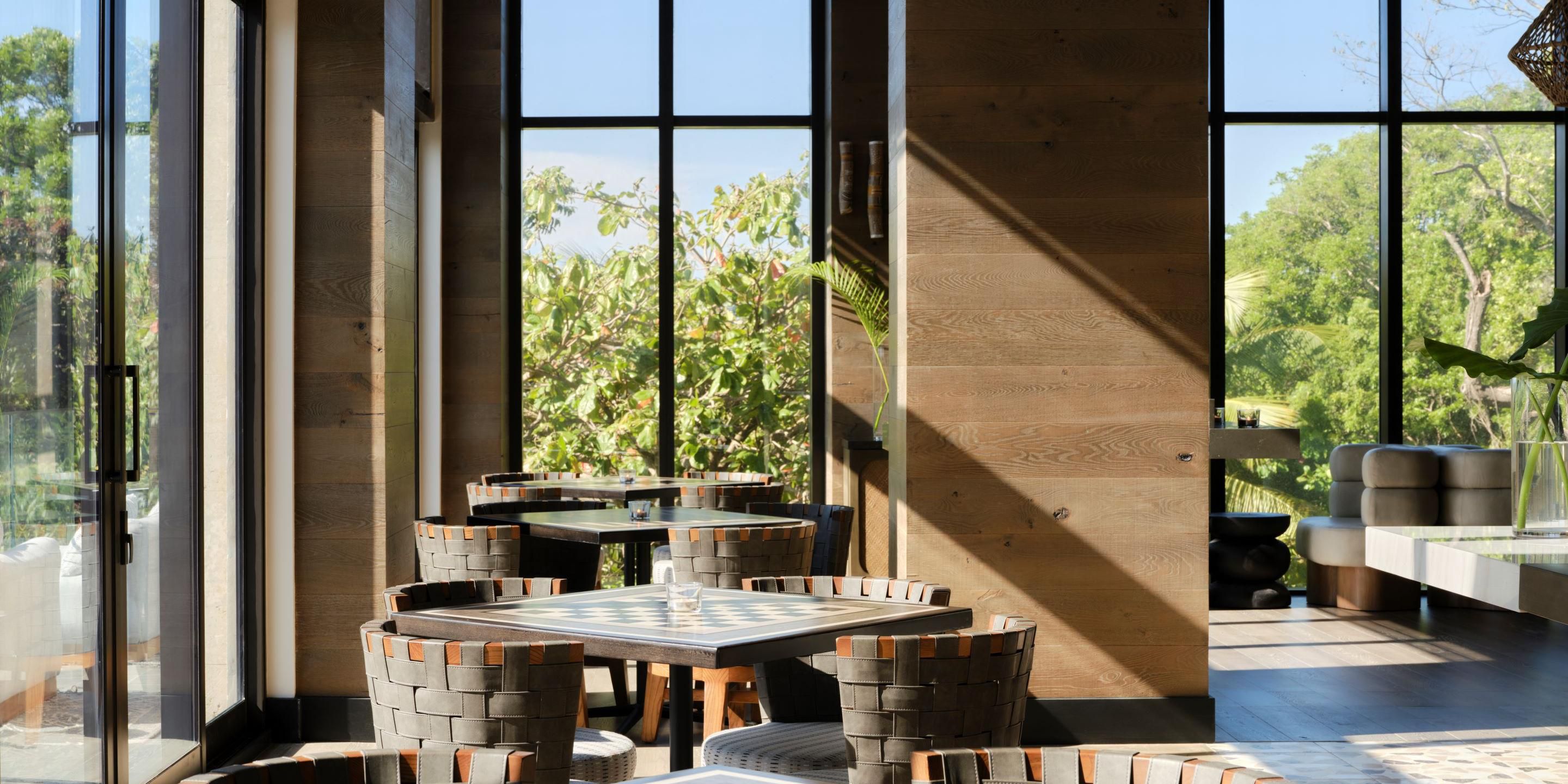 Vos Café & Bar | Kimpton Restaurants