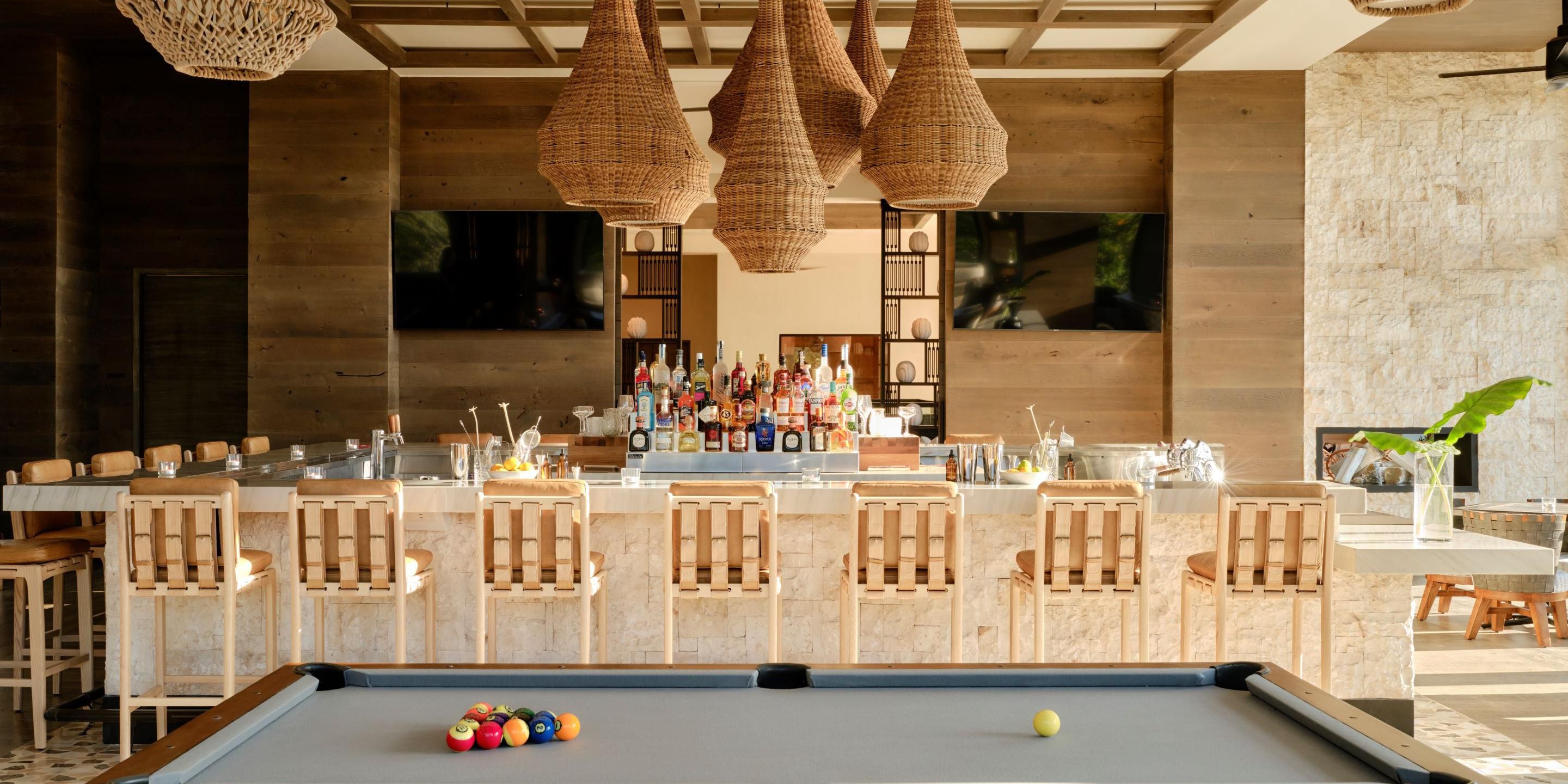 Vos Café & Bar at Kimpton Grand Roatan Resort and Spa
