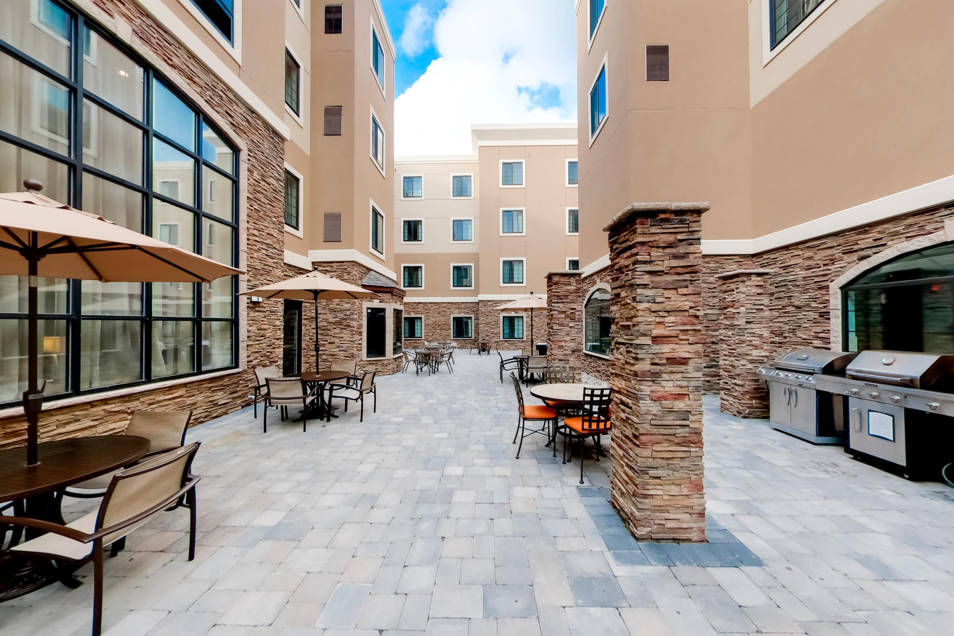 Extended Stay Hotel in Ann Arbor | Staybridge Suites Ann Arbor - Univ ...