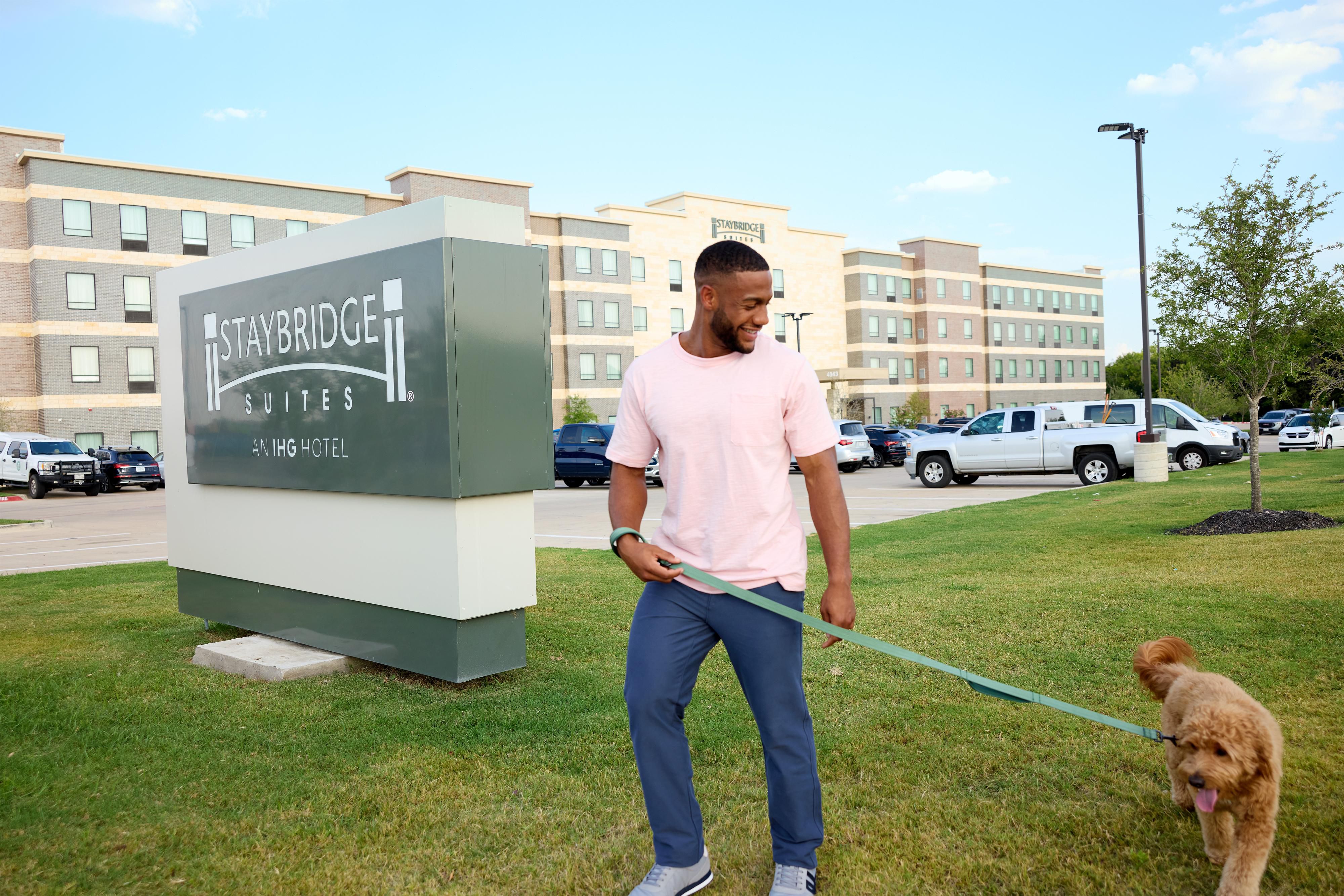 Extended Stay Hotel in Guelph | Staybridge Suites Guelph