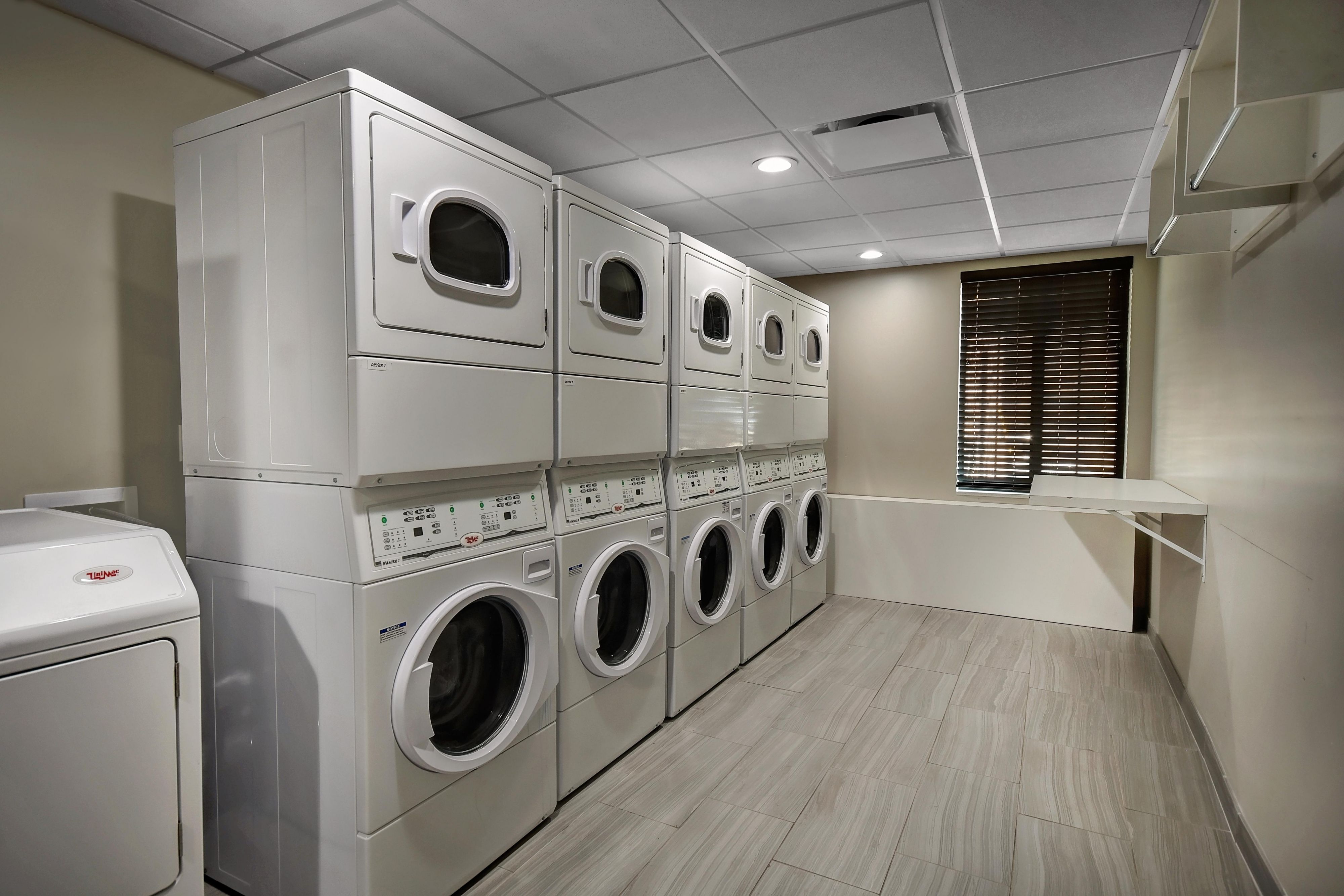 Extended Stay Hotel in Holland | Staybridge Suites Holland