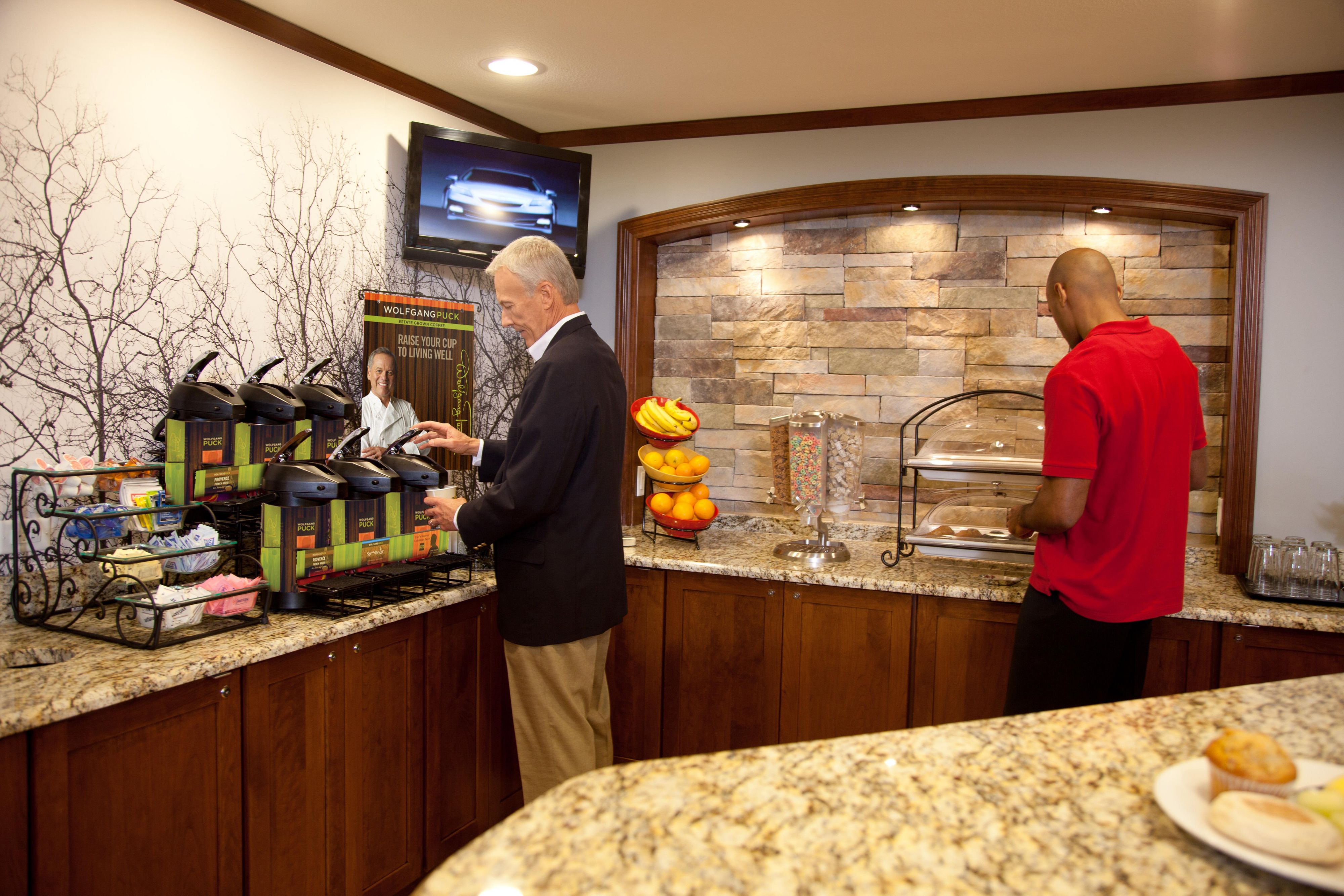 Pet-Friendly Hotels near FedEx Field | Staybridge Suites Washington D.C ...