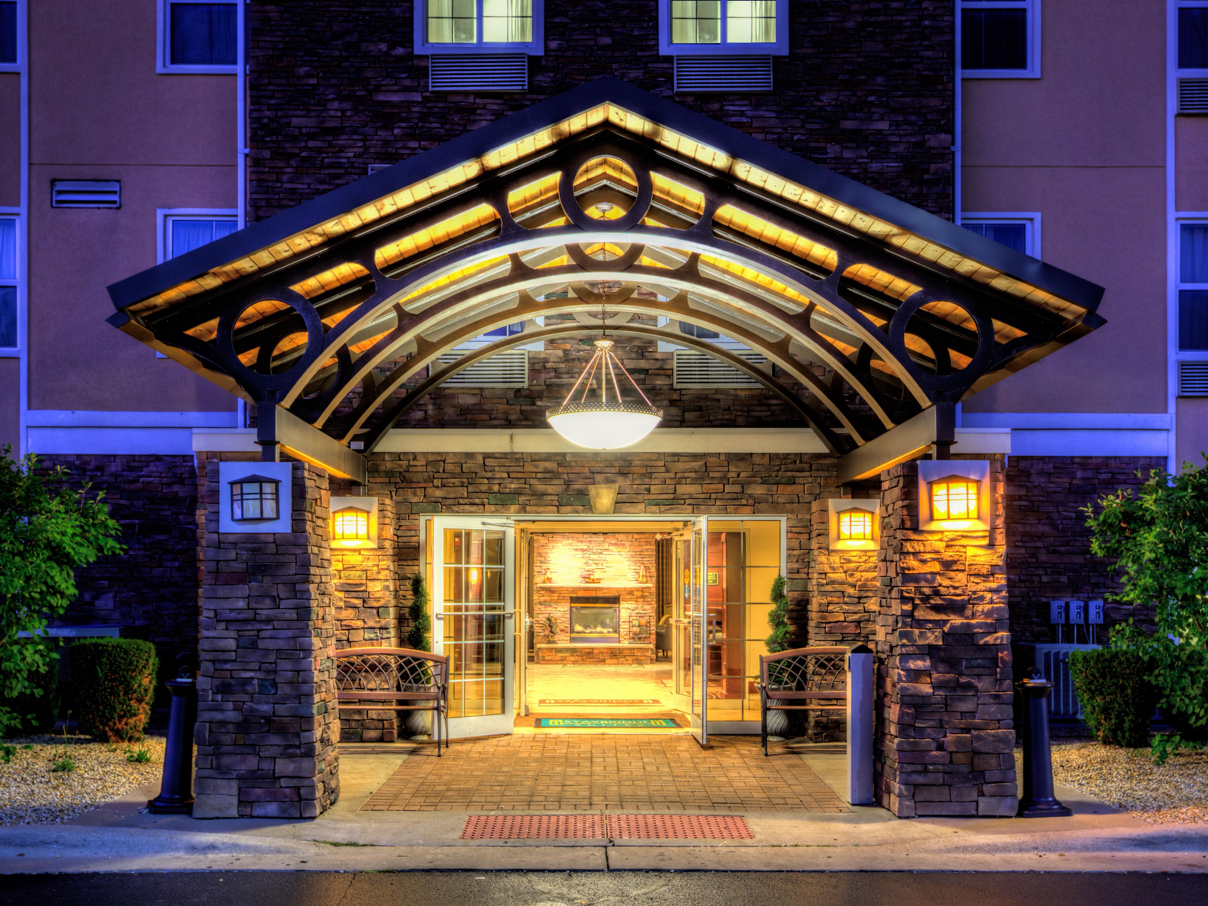 Parking & Getting To Staybridge Suites Rockford