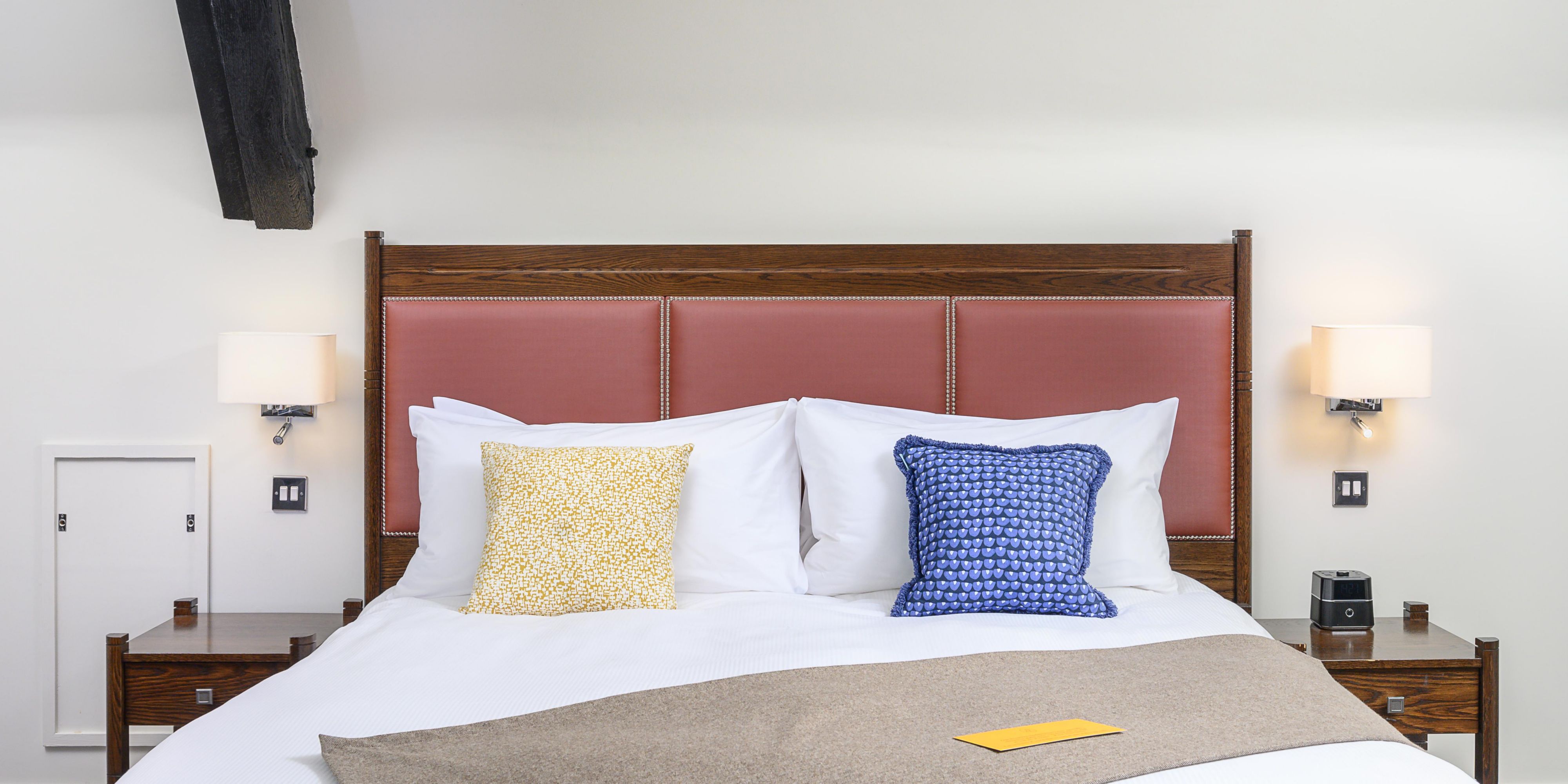 voco Oxford Thames Gallery