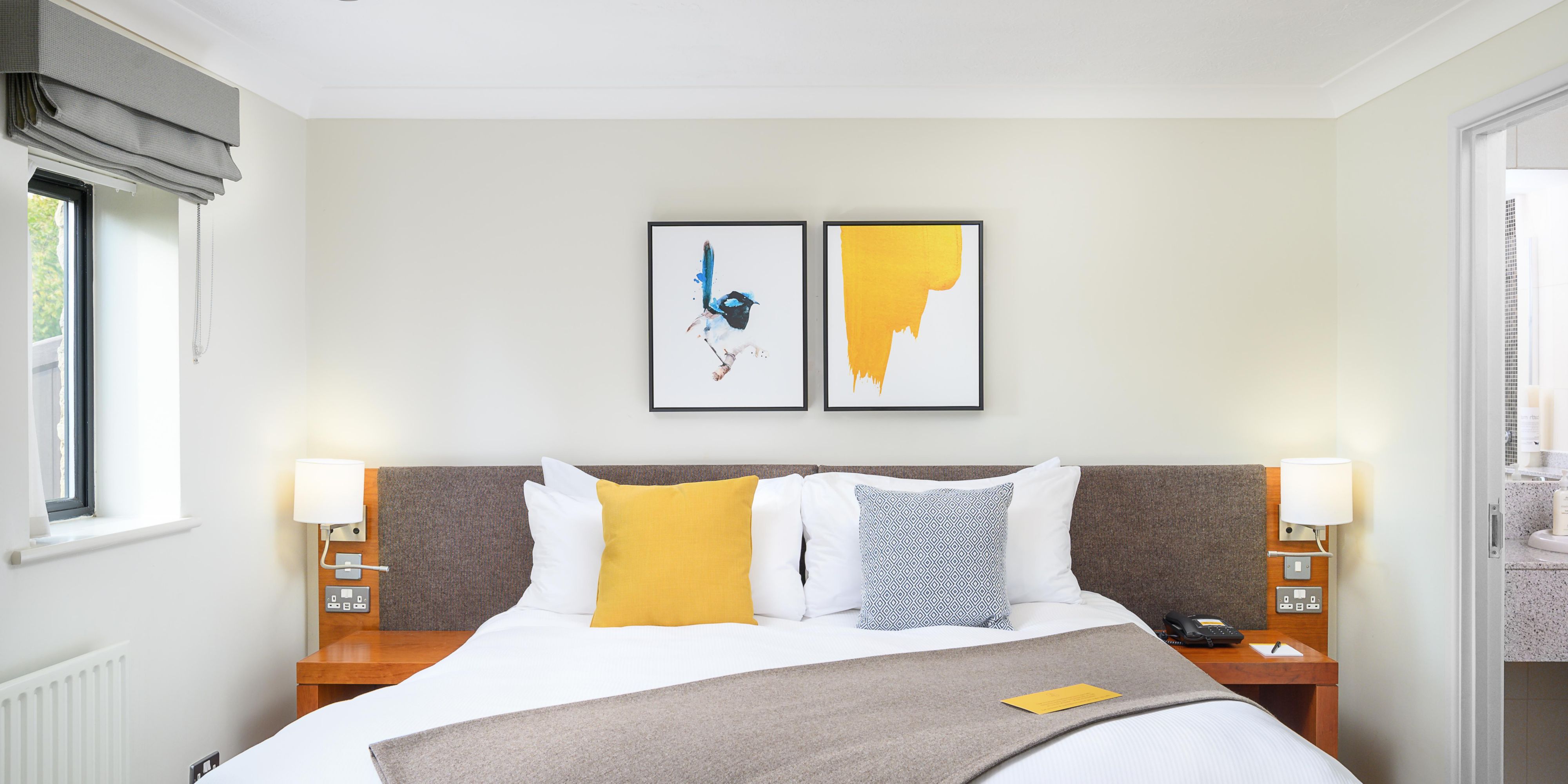 voco Oxford Thames Gallery