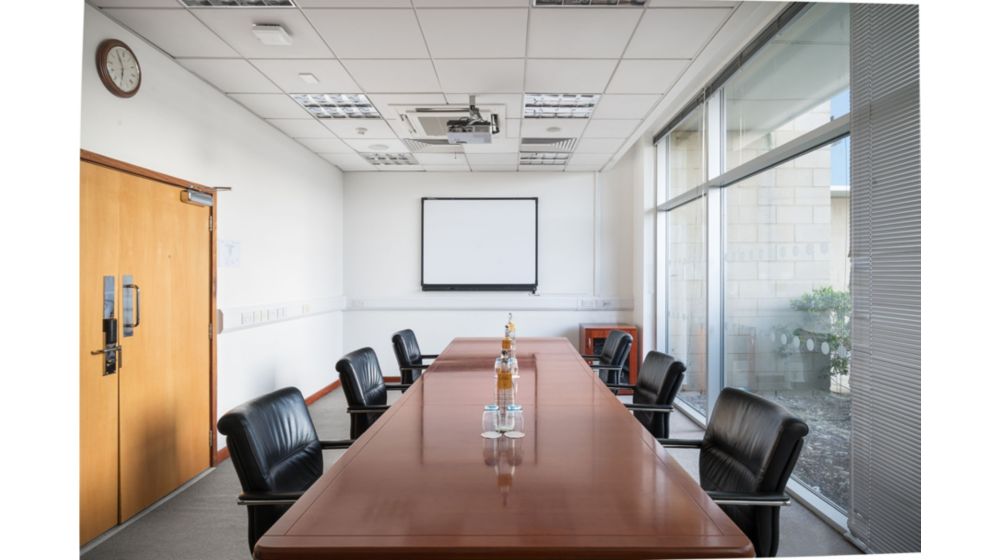 Book Your Meeting or Event in the Madejski Suite in Reading | voco Reading